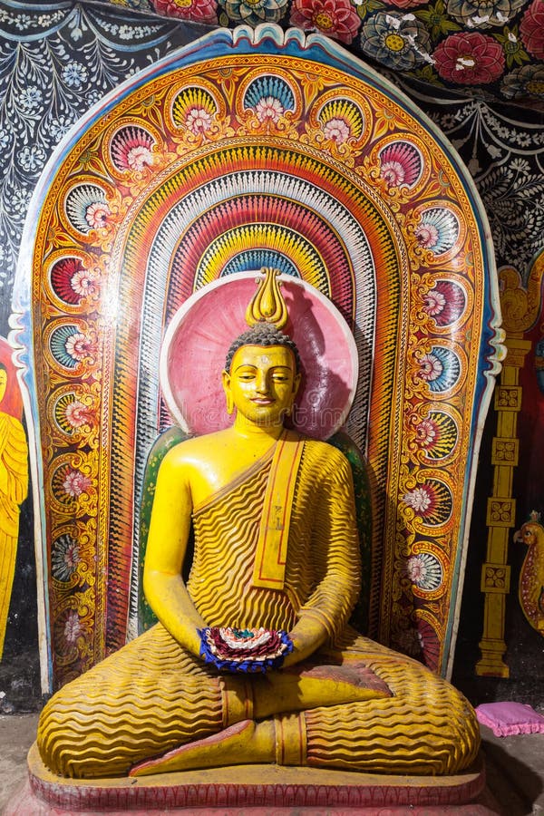Templo Da Rocha De Aluvihara, Matale Foto de Stock - Imagem de leste ...