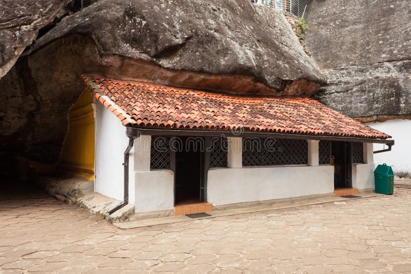 Templo Da Rocha De Aluvihara, Matale Foto de Stock - Imagem de antigo ...