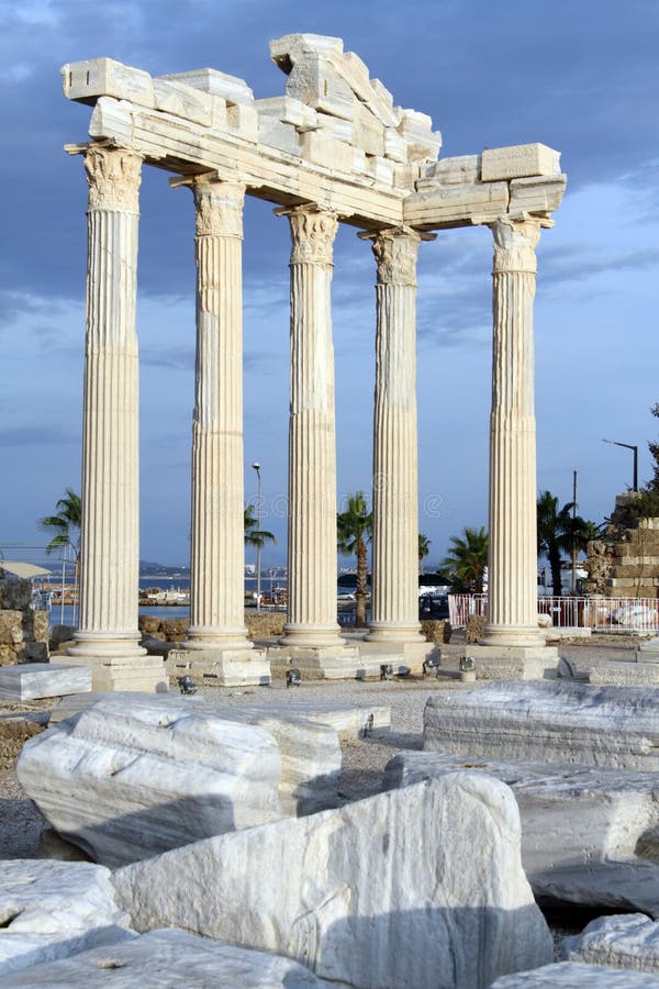 Templo de Apolo foto de archivo. Imagen de exterior, antigüedad - 8986678