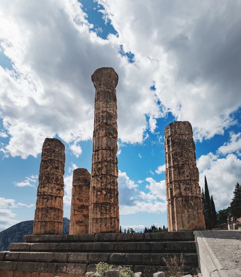 Templo De Apolo En Delphi, Grecia Central Foto de archivo - Imagen de ...