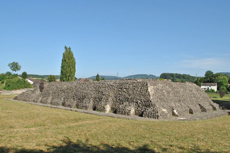 Templo De Augusta Raurica Roman Foto de archivo - Imagen de ruina ...