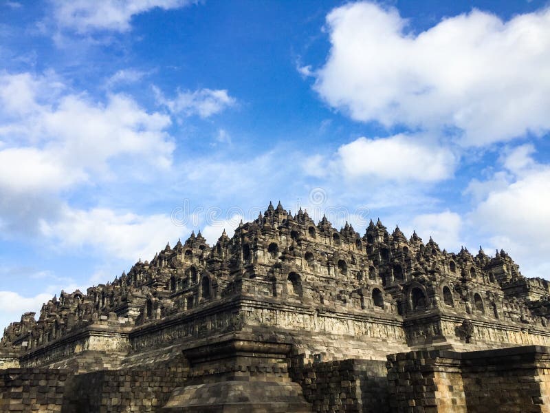 Templo de Borobudur foto de archivo. Imagen de calma - 103965938