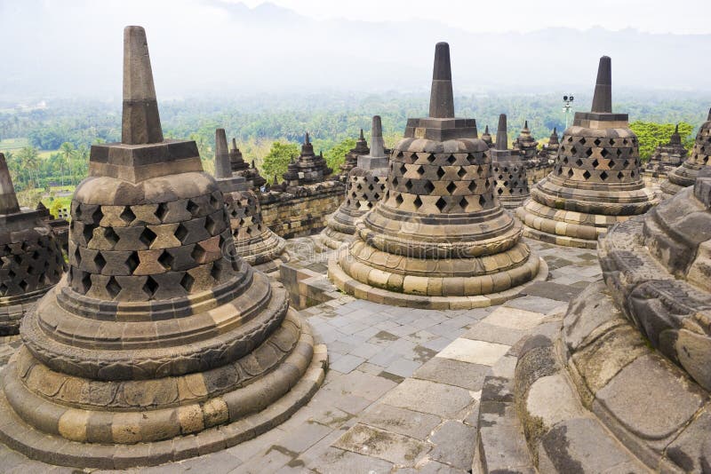 Templo De Borobudur, Indonesia Foto de archivo - Imagen de templo ...