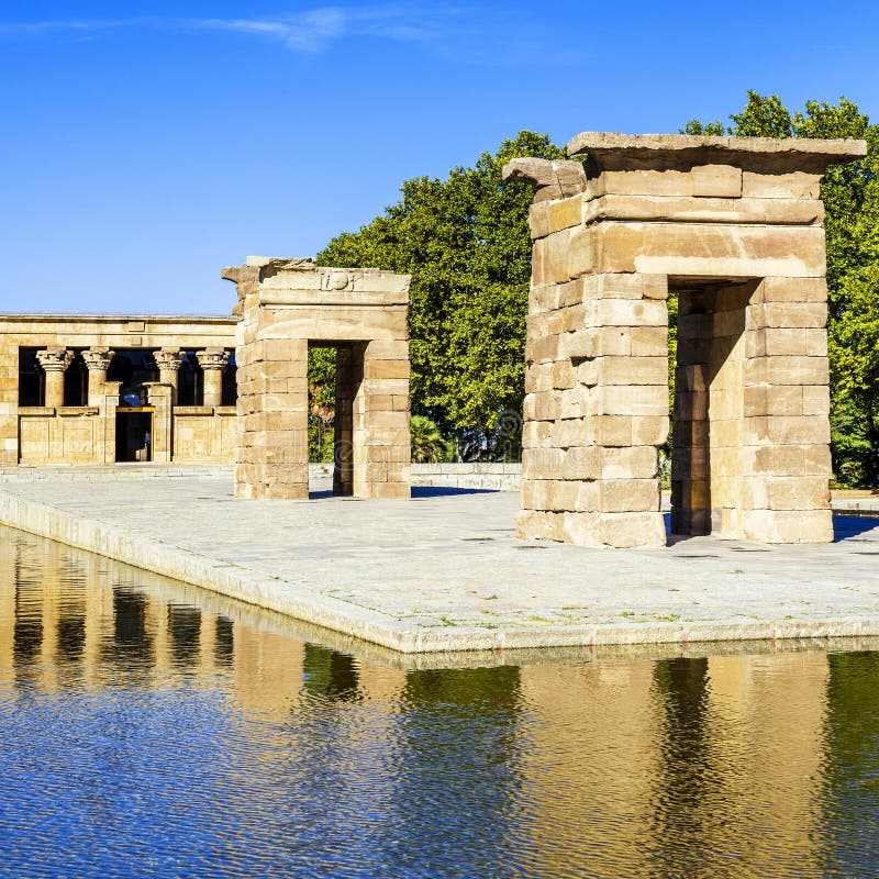 Templo De Debod, Parque Del Oeste, Madrid, España Foto de archivo ...
