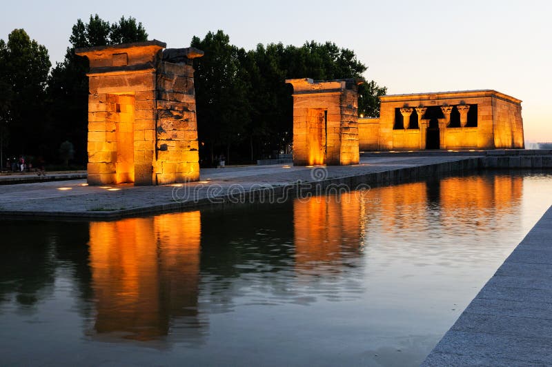 Templo De Debod, Parque Del Oeste, Madrid, España Foto de archivo ...