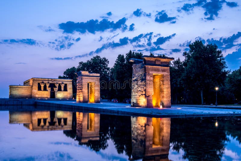 Templo De Debod, Parque Del Oeste, Madri, Espanha Foto de Stock ...