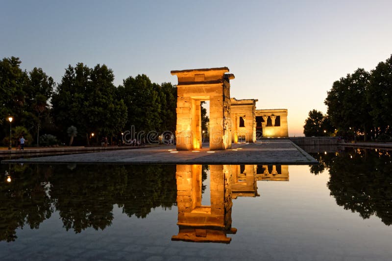 Templo de Debod stock image. Image of illuminated, capital - 57901785
