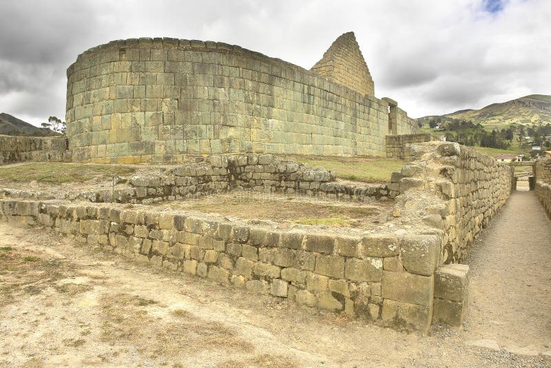 Templo De Ingapirca Del Sol En Ecuador Foto de archivo - Imagen de ...