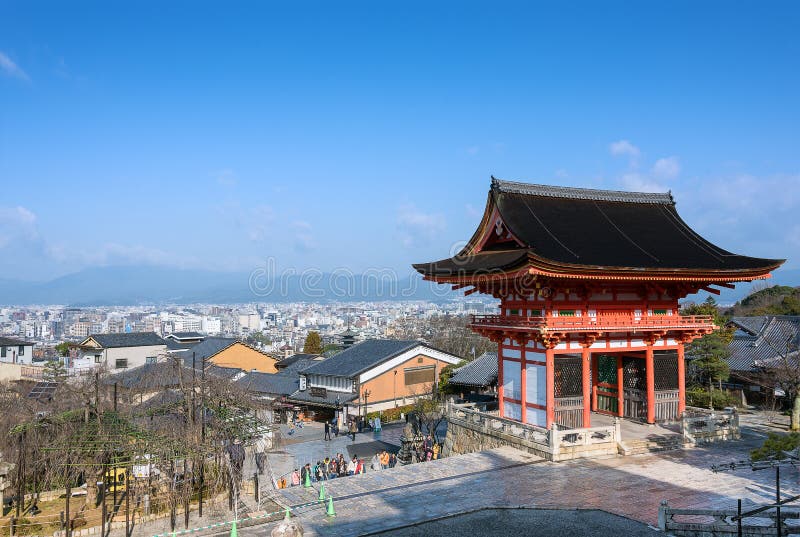 Templo de Kiyomizu-dera imagem de stock editorial. Imagem de porta ...