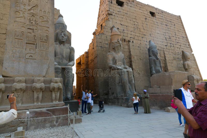 Templo de Luxor - Egito foto de stock editorial. Imagem de luxor ...