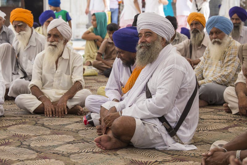 Templo De Oro En Amritsar, Punjab, La India Imagen de archivo editorial ...