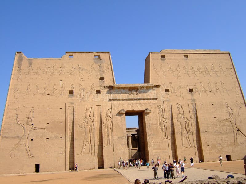 Templo de Philae en Egipto imagen editorial. Imagen de desierto - 85699905