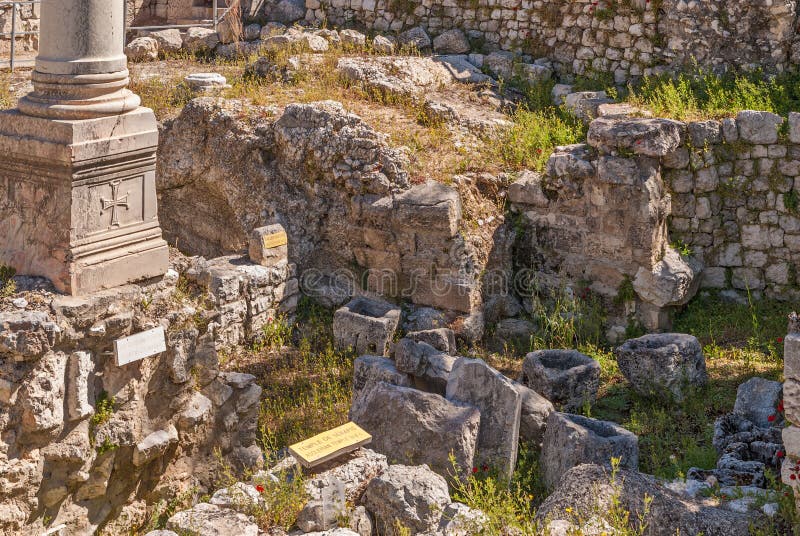 Templo De Ruínas De Serapis No Jerusalém Foto de Stock - Imagem de ...