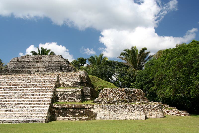 Maya Temple Imagen. Imagen: 1921054