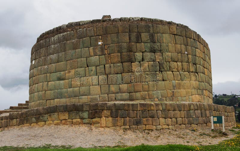 Templo Del Sol En Ingapirca Foto de archivo - Imagen de antiguo, verde ...