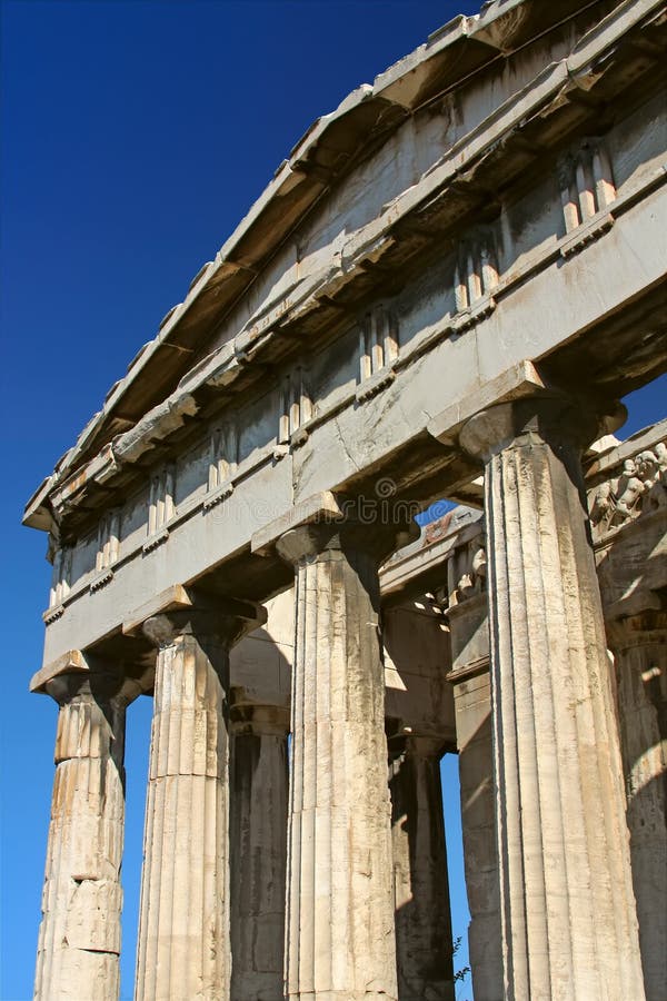 Colunas Antigas De Um Templo Grego Foto de Stock - Imagem de deuses ...