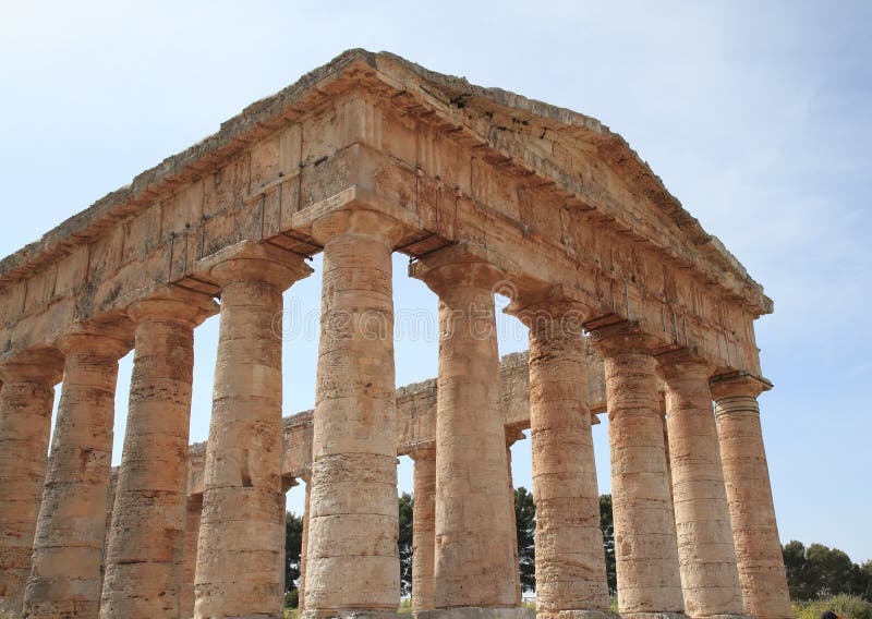 Templo Grego Em Segesta Sicília Italy Foto de Stock - Imagem de brocas ...