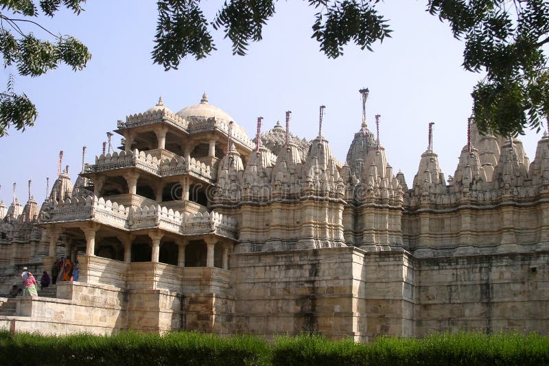 Templo Jain en Ranakpur foto de archivo. Imagen de columnas - 17757294