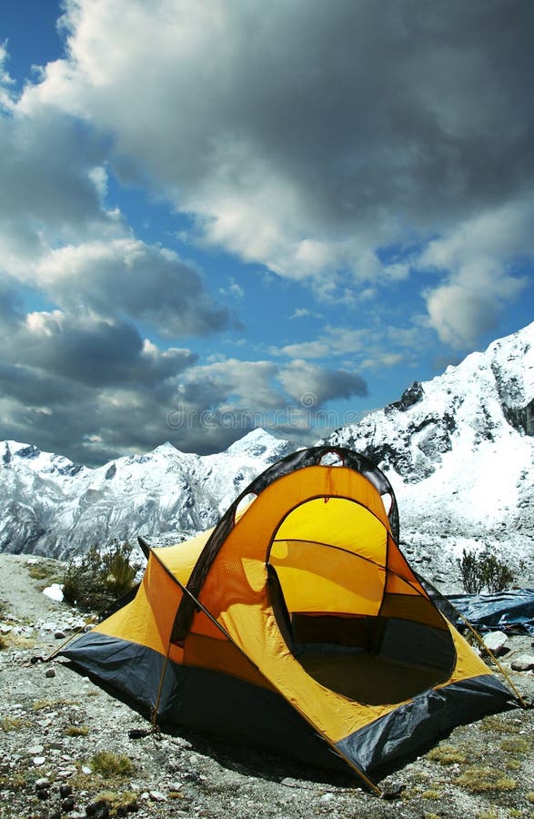 Tent in de Cordilleras stock afbeelding. Image of park - 2159293