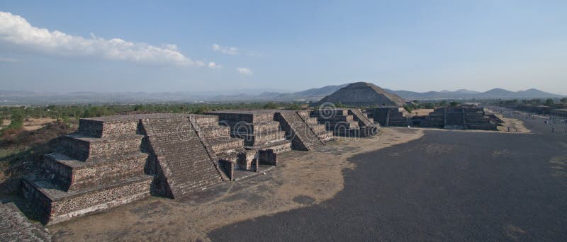 Teotihuacan pyramider arkivfoto. Bild av joller, liggande - 39011586