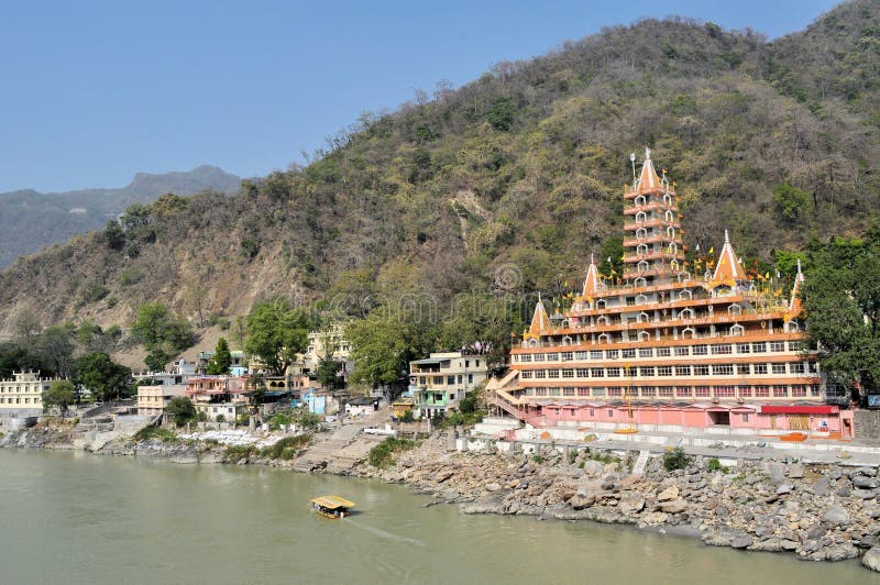Tera Manzil Shiva Temple in Rishikesh, Indien Stockfoto - Bild von ...