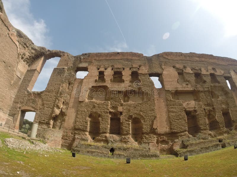 Termas de Caracalla, Roma imagem de stock. Imagem de arcos - 77453123
