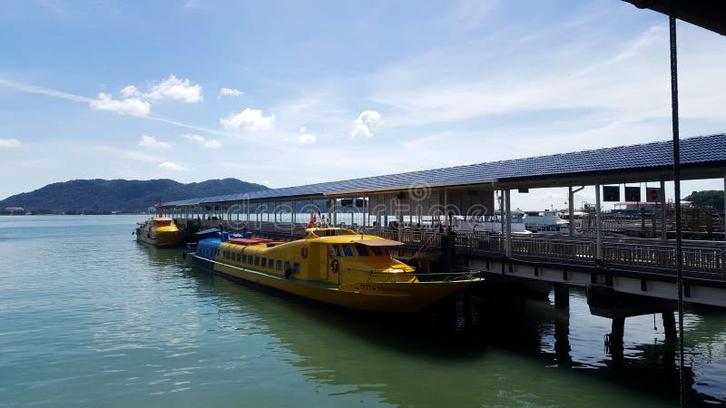 Terminal De Ferry De Pulau Pangkor Imagen de archivo editorial - Imagen ...