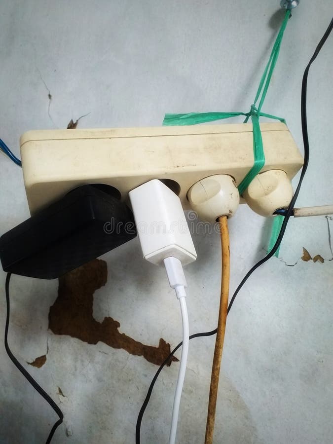 The Terminal Plug that Has Four Plugs that are Filled, the Situation is ...