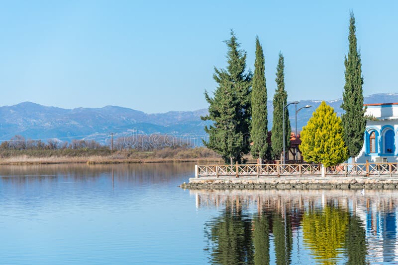 Terrace with trees on lake 库存照片. 图片 包括有 场面, 风景, 反映, 农村 - 166325710