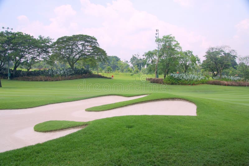 Terrain de golf photo stock. Image du cours, panoramique - 21727394