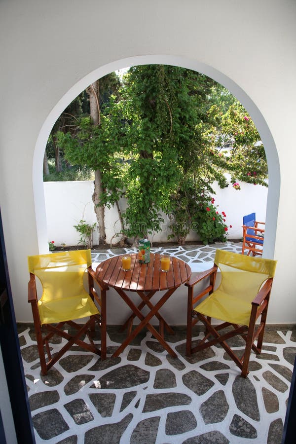 Terras op het eiland Paros stock foto. Image of werf - 29867544