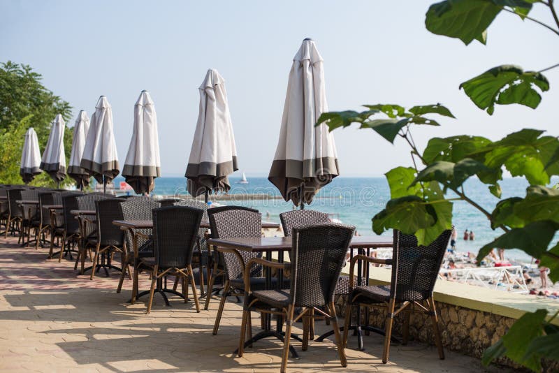 Terrasse Avec Vue Sur Mer De L'hôtel De Luxe Photo stock - Image du ...