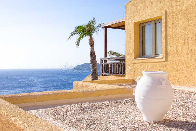 Terrasse Et Balcon Avec La Belle Vue De Mer Image stock - Image du ...