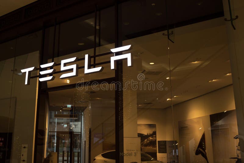 A tesla store editorial stock image. Image of brandenburg - 267356449