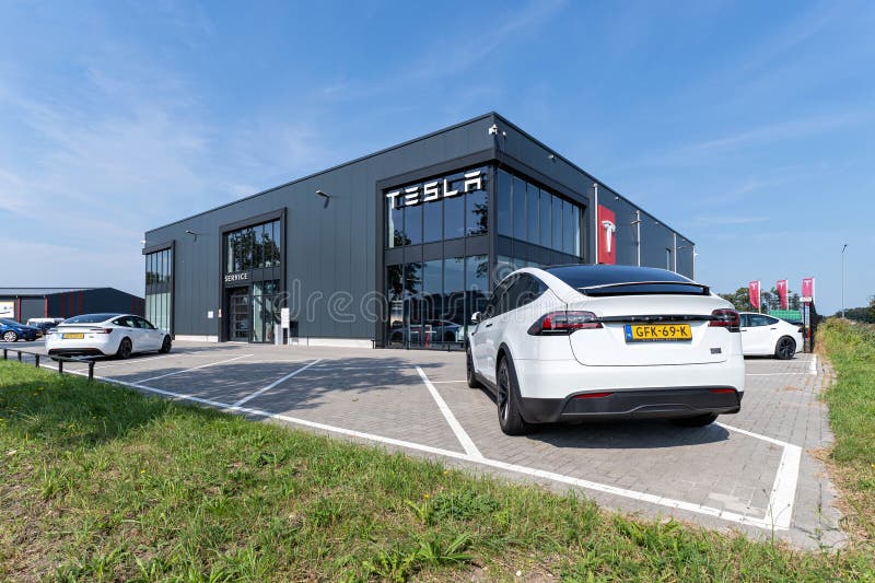 Tesla store editorial stock image. Image of automotive - 334901469