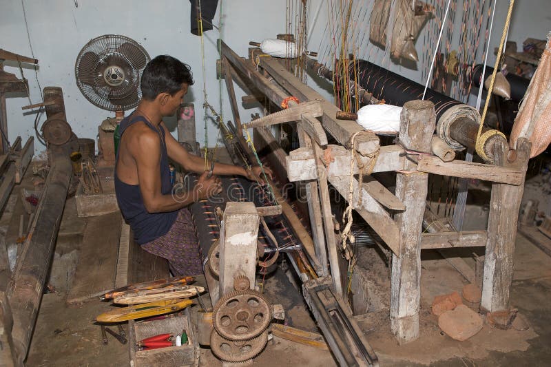 Gruppo Di Lavoro Di Tessitura Siem Reap Cambogia Della Tessile ...