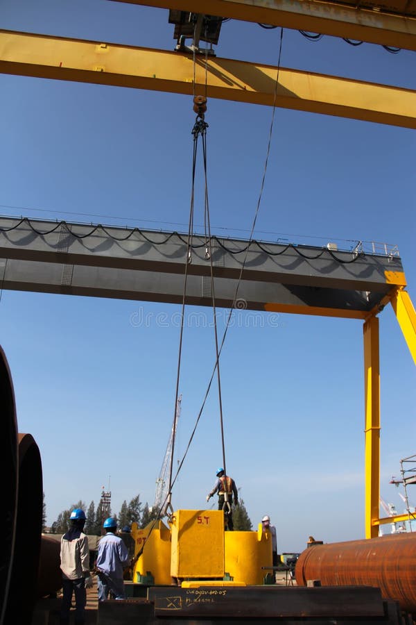 Load test team work stock image. Image of crane, color - 35419927