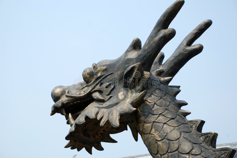 Testa di rame del drago immagine stock. Immagine di festa - 24451725