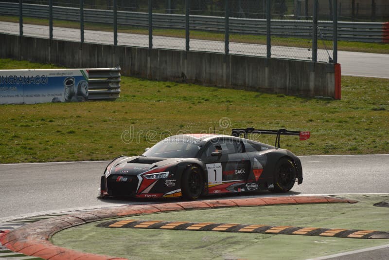 Teste De Audi R8 LMS GT3 2016 Em Monza Foto Editorial - Imagem de motor ...