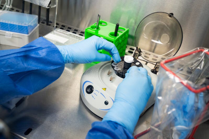 Teste De Equipamento Pcr Laboratorial De Medicina Foto de Stock ...