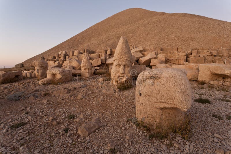 Teste di dagi di Nemrut. fotografia stock. Immagine di civilizzazione ...