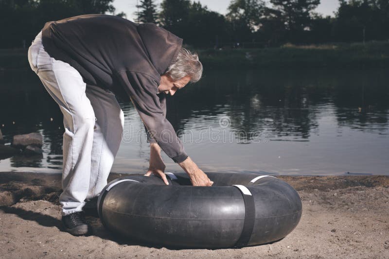 System of Floating Light Stand with Folding Platform for on Water ...
