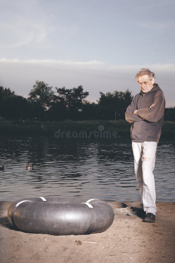 System of Floating Light Stand with Folding Platform for on Water ...