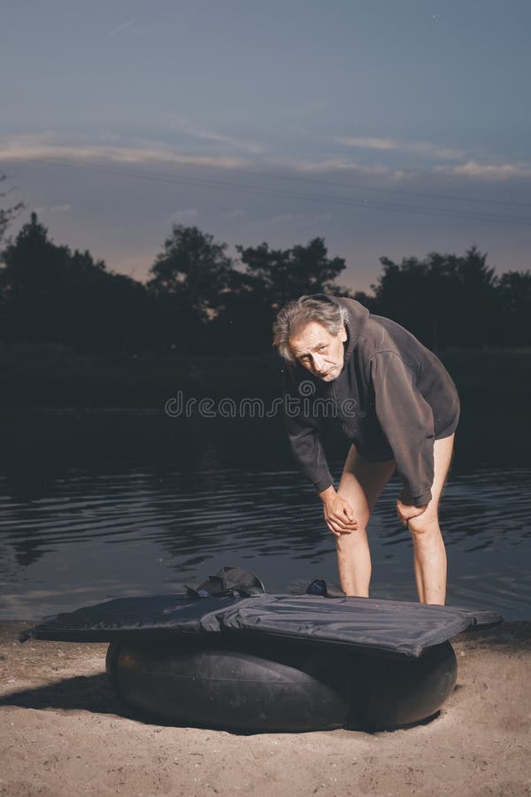 System of Floating Light Stand with Folding Platform for on Water ...