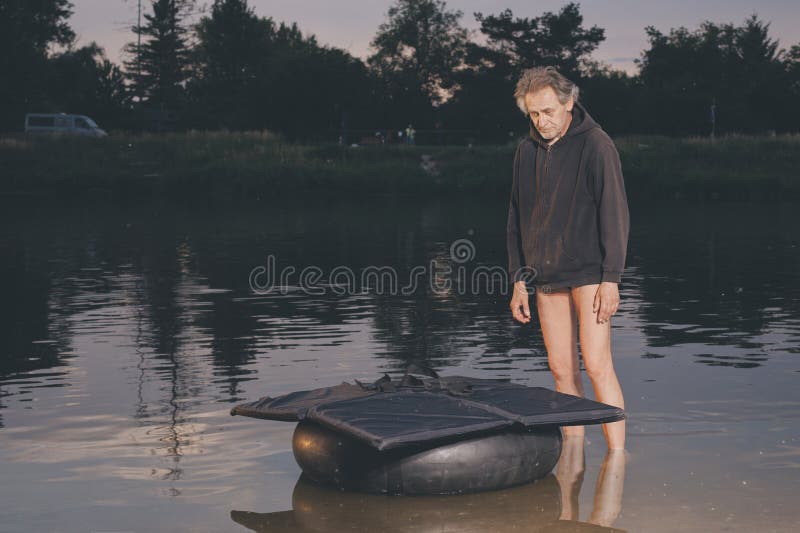 System of Floating Light Stand with Folding Platform for on Water ...