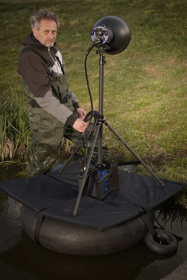 System of Floating Light Stand with Folding Platform for on Water ...