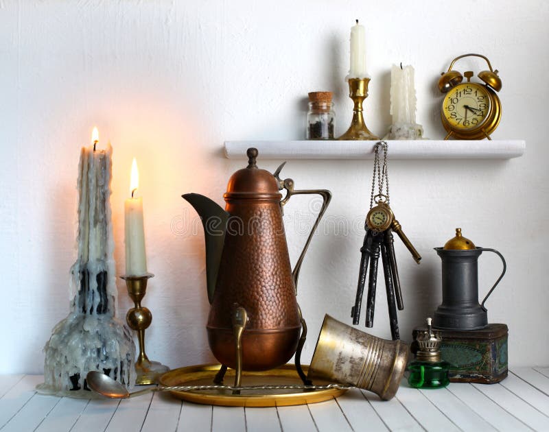 Tetera vieja imagen de archivo. Imagen de inoxidable, crisol - 9487111