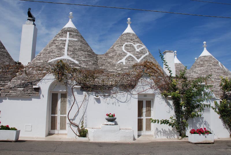 Simboli Sui Tetti Di Trulli, Puglia Fotografia Stock - Immagine di sedi ...