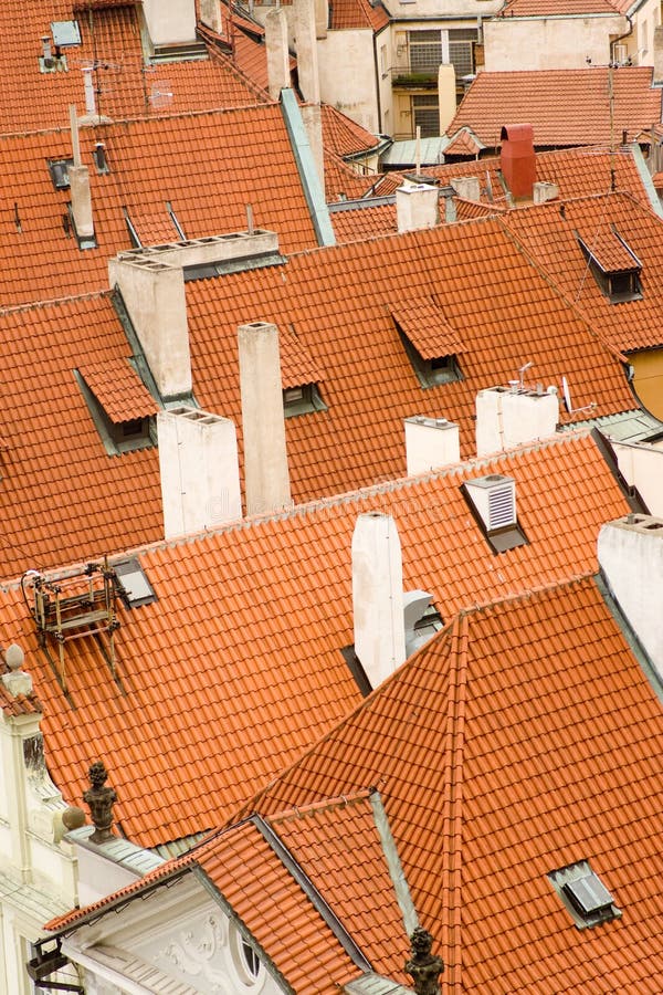 Tetti rossi immagine stock. Immagine di esterno, ardesie - 5754917