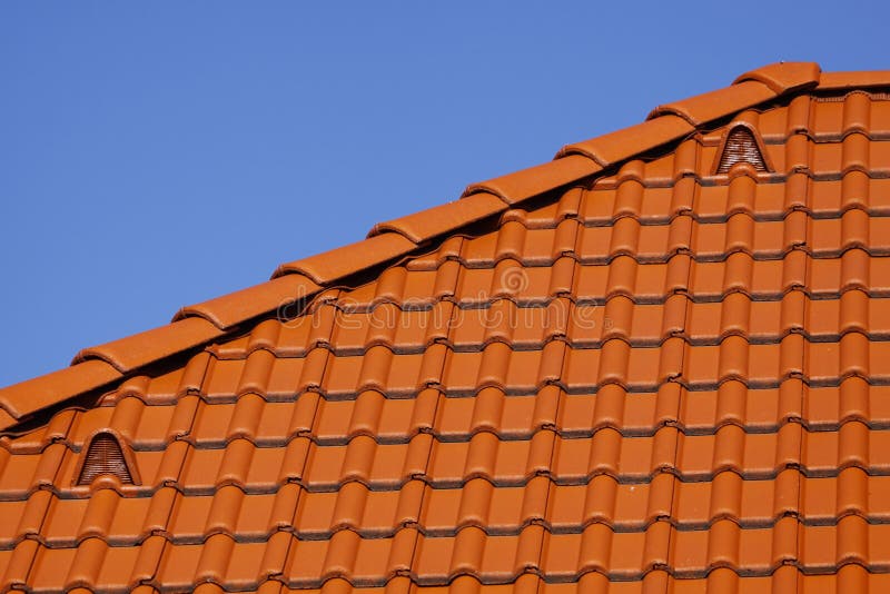 Tetto moderno immagine stock. Immagine di tetto, mattonelle - 10800967
